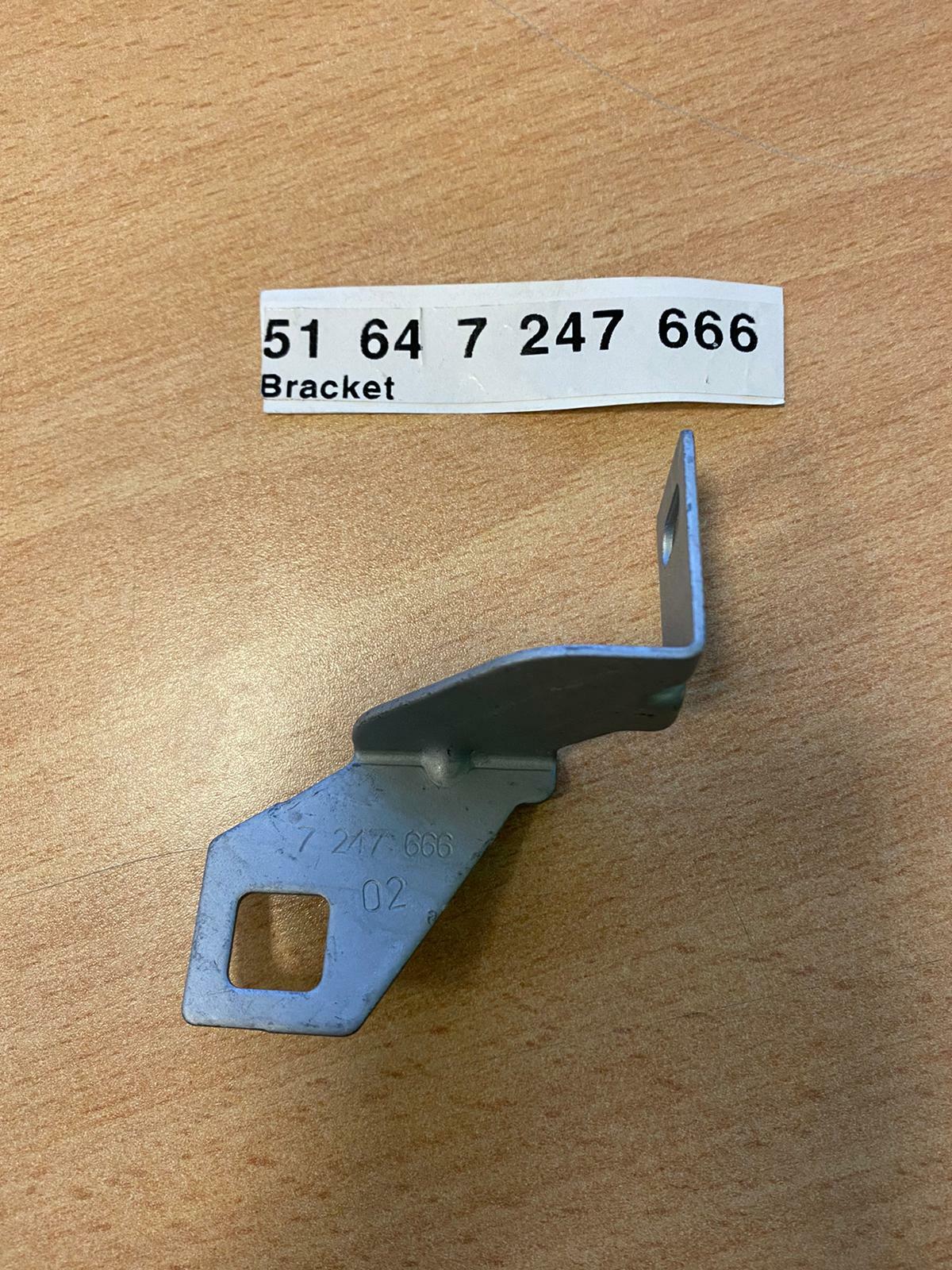 NEW GENUINE BMW FRONT BUMPER SHORTER HOLDER BRACKET RIGHT N/S ...