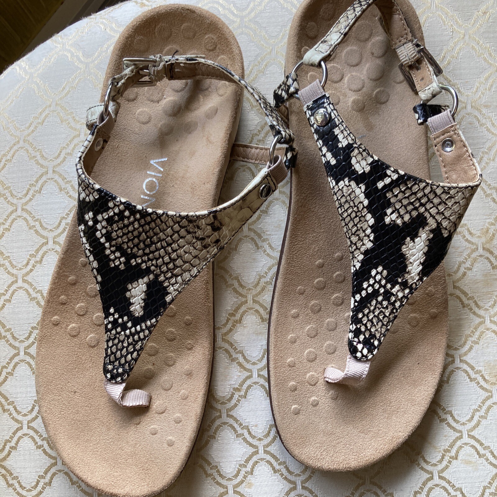 Vionic Women's Lucia Sandal Size 8.5 Snakeskin Thong Slide Arch Support | eBay