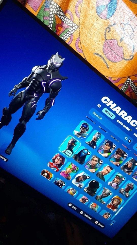 Fort acc 250 +skins & emotes RARE purple skull - ETC TEXT FA!!!! SEND ...