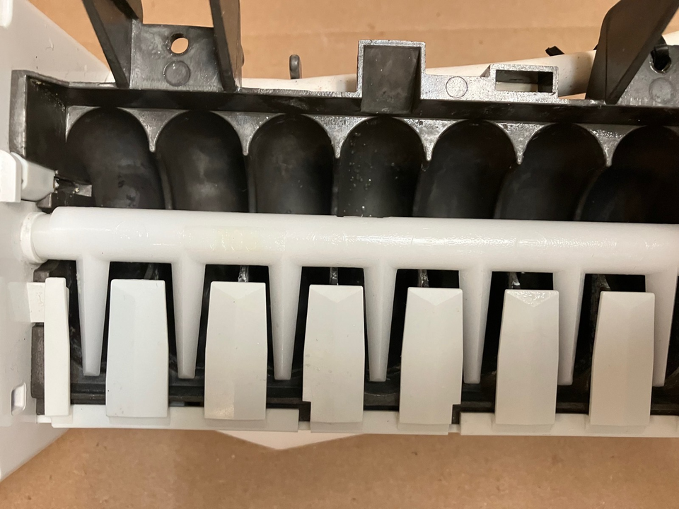 GE Refrigerator Ice Maker Assembly WR30X30097 WR30X35285 AP6995252 ...