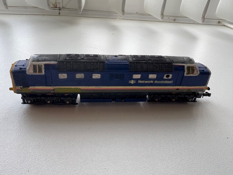 N Gauge Class 55 Deltic in hand painted NSE livery | eBay UK
