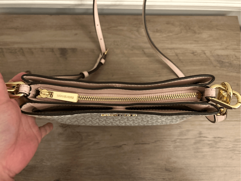 Michael Kors Trisha Medium Logo Crossbody Bag EUC | eBay