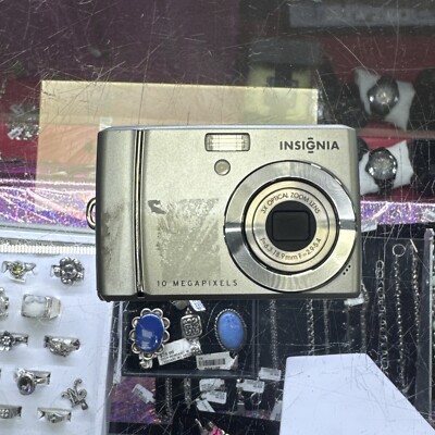 Insignia 10 Megapixel Digital Camera 3x Zoom NS-DSC1110A As Is | eBay