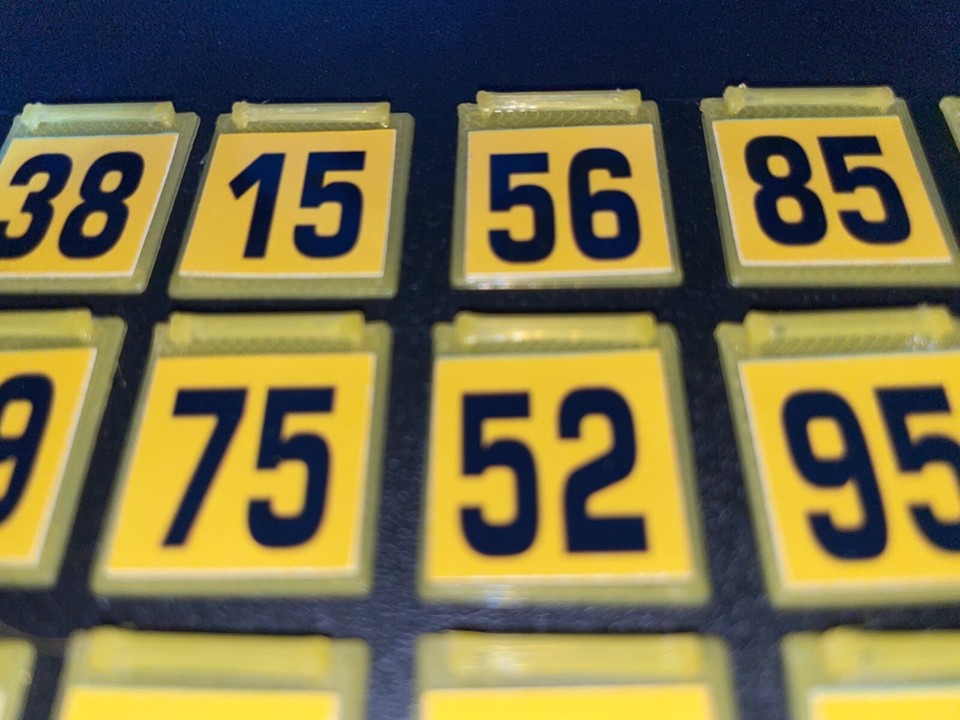 Price is Right - 15 Games, Big Wheel Deluxe Version with 3D numbers YOU ...