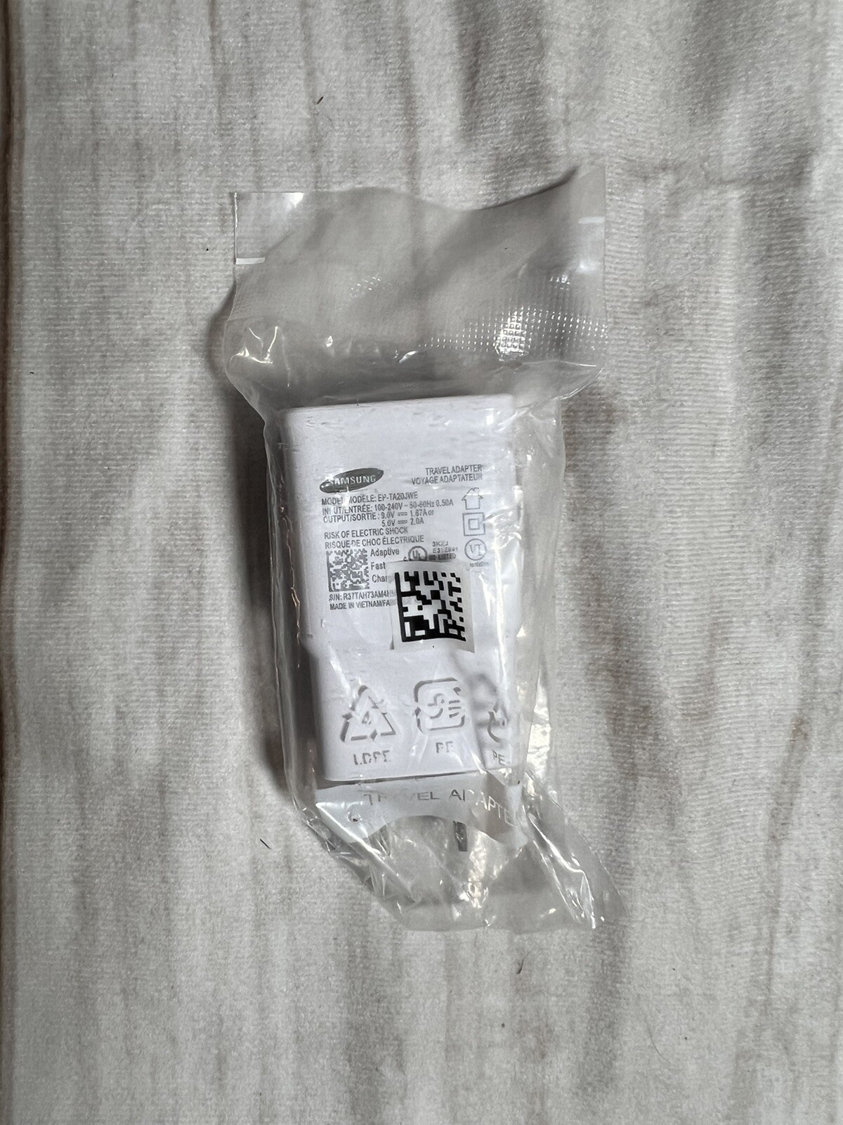 Samsung EP-TA200 Fast Charge Travel Charger with USB-C cable - Black ...