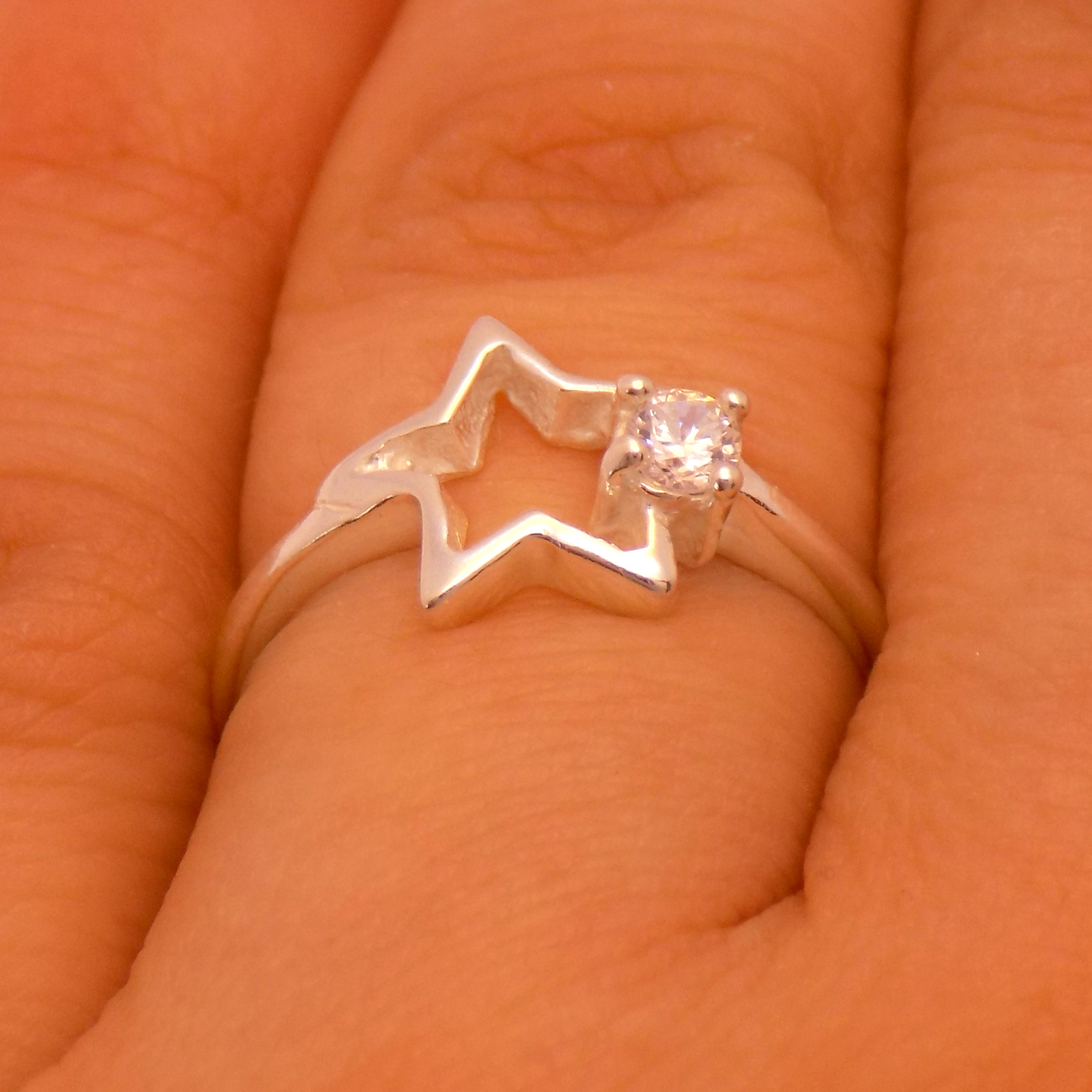 Elegant Solid 925 Sterling Silver Beautiful Lovely Star Design White CZ ...