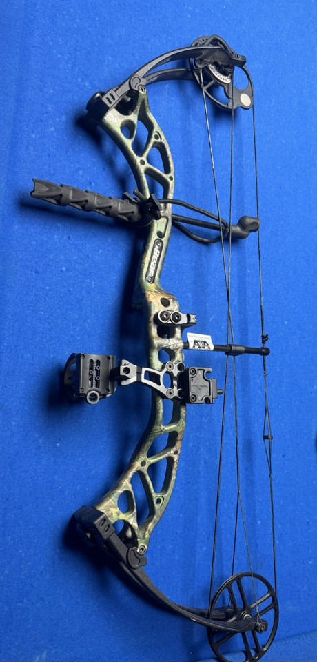 Bear Archery Cruzer G3 Adult Compound Bow 70lbs Archery Hunting Package ...