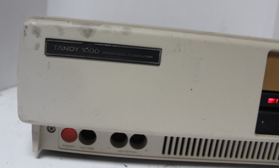 Vintage Tandy 1000 Personal Computer 25-1000A *Powers on | eBay