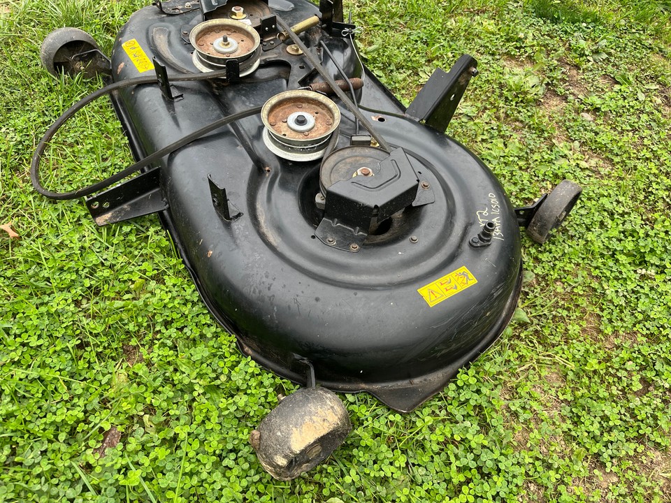 Cub Cadet XT2-LX 42" KH Enduro Lawn Mower Cutting Deck Assembly 983 ...