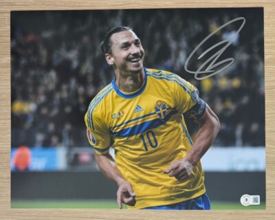 ZLATAN IBRAHIMOVIC SIGNED SWEDEN 11X14 PHOTO BAS BECKETT | eBay