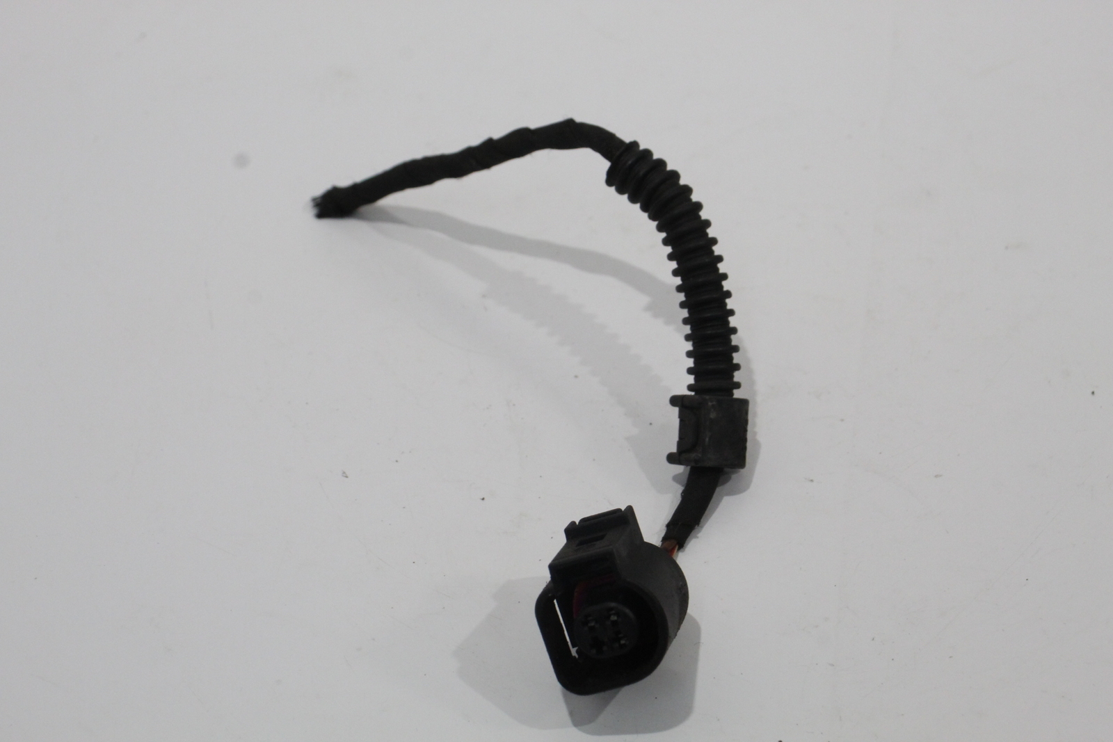 Audi A4 Cabriolet 8H B7 4 Pin Wiring Connector and Short Length of Wire ...