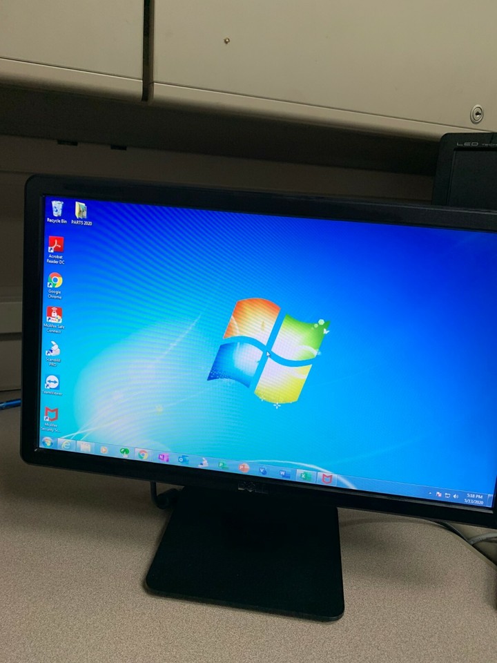ONE DELL 19 ULTRASHARP LCD MONITOR VGA WITH STAND MODEL E1914Hf | eBay