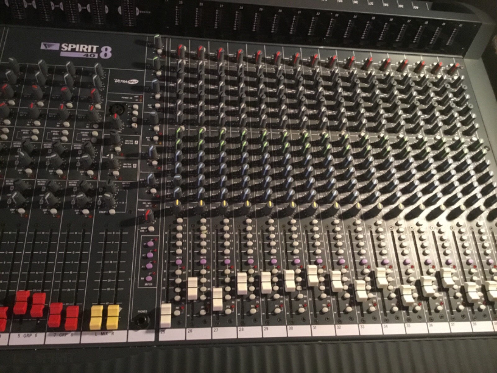 soundcraft spirit 8 40 channel pro mixing console with meter bar nice ...