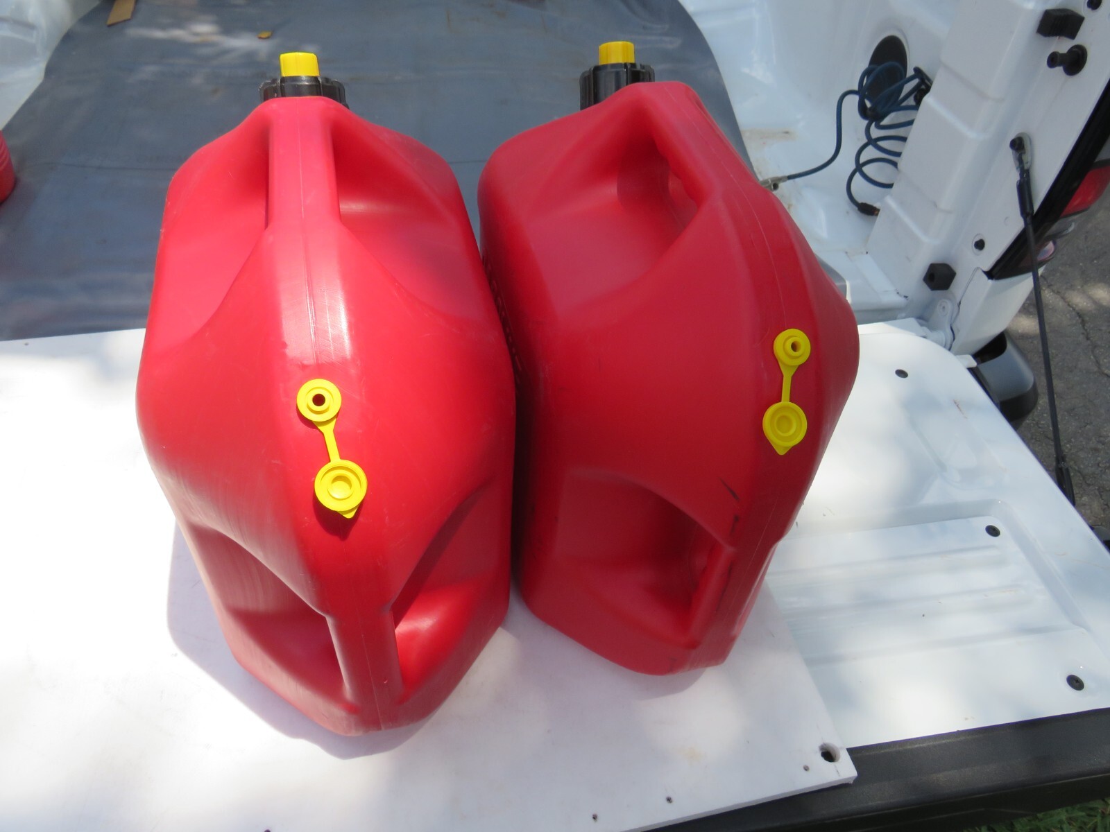 (2 Pack) - Blitz Original Pre-Ban 5 Gallon Gas Can Model #50833 | eBay