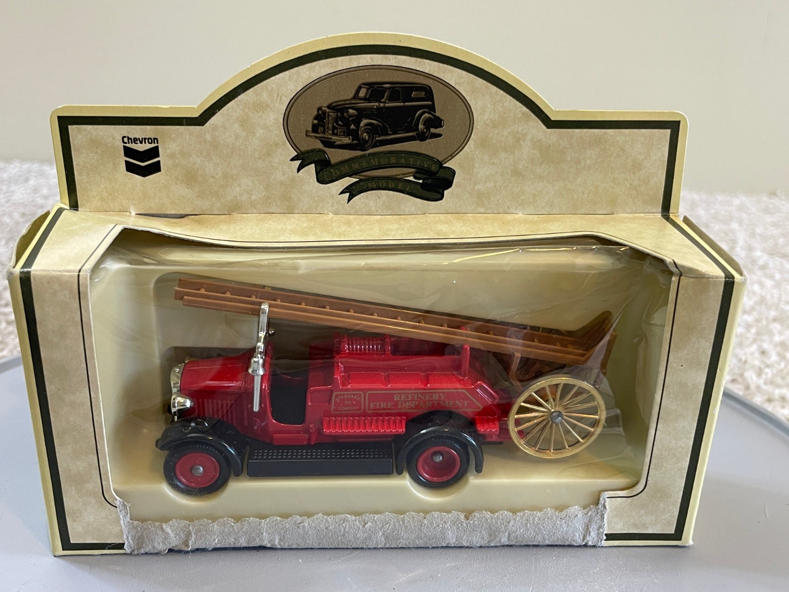 Vintage Lledo Chevron Commemorative Refinery Fire Truck 1934 Dennis ...
