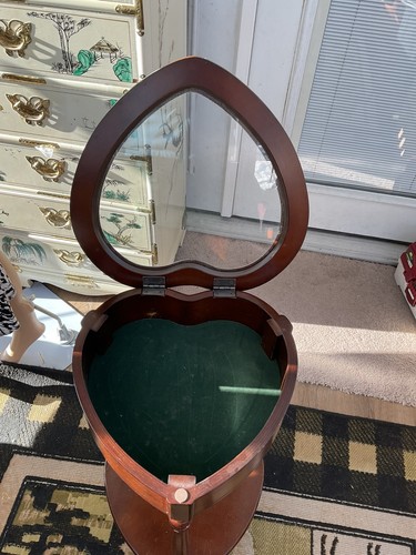 Heart Shaped Display Table By Powell Furniture | eBay