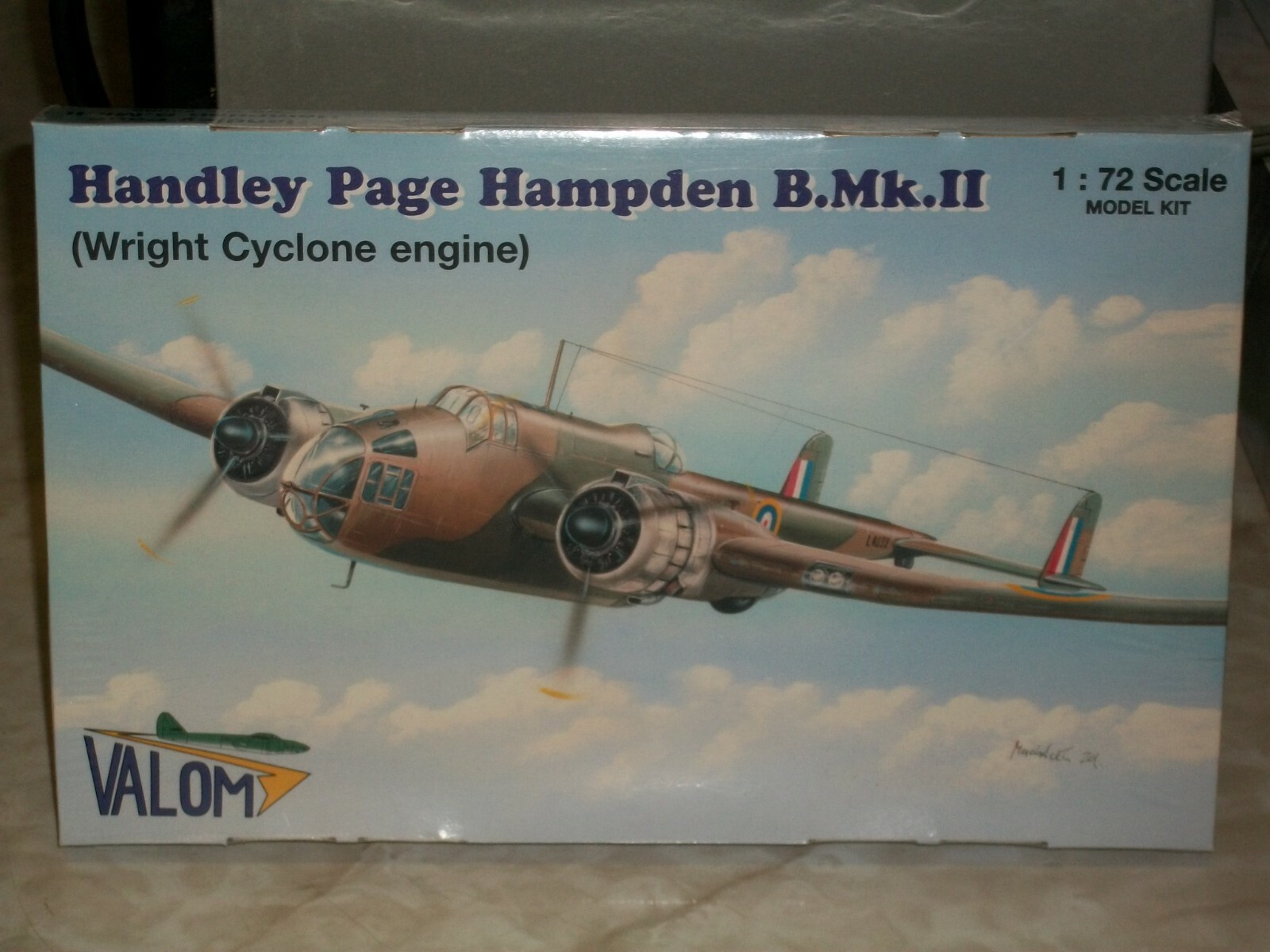 Valom 1/72 Handley Page Hampden B.Mk.II (Wright Cyclone Engine ...