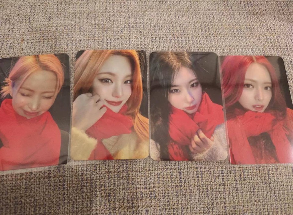 ITZY OFFICIAL BORN TO BE POB NMAIL MUSIC PREORDER PHOTOCARD Yeji Yuna ...