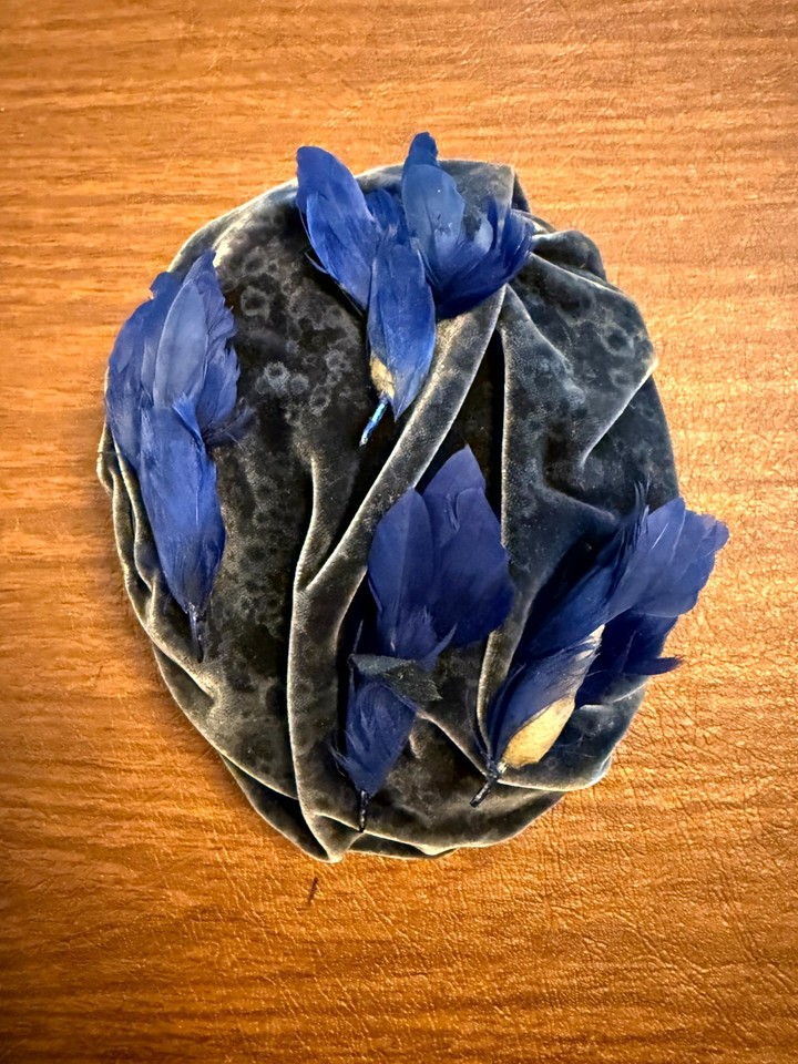 Hattie Carnegie Custom Made Navy Velvet Fascinator Hat – Feather Birds ...