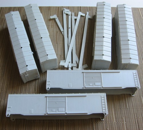 6 HO SCALE 50' BOX CAR BODY SHELLS + ROOF WALKS LOT UNPAINTED ...