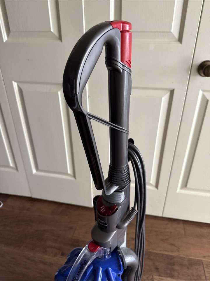 Dyson DC33 Upright Bagless Cyclone Vacuum w/ Attachments TESTED Free ...