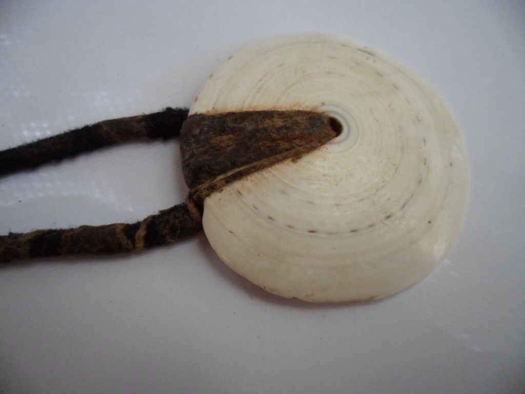 ANTIQUE VINTAGE PNG TOEA SHELL CURRENCY BUSH TWINE OLD NECKLACE PAPUA ...