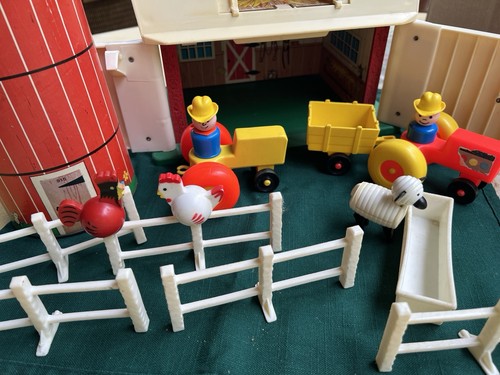 #915 Fisher Price Family Play Farm, 1968 SILO, Tractor, Wagon, Animals ...
