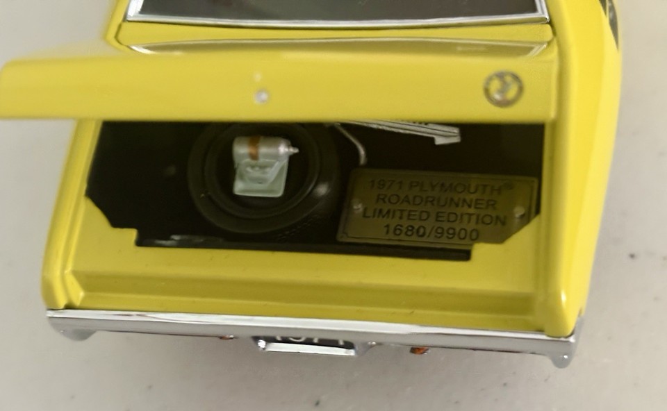Franklin Mint 1971 Plymouth Road Runner Limited Edition 1/24 Yellow NO ...