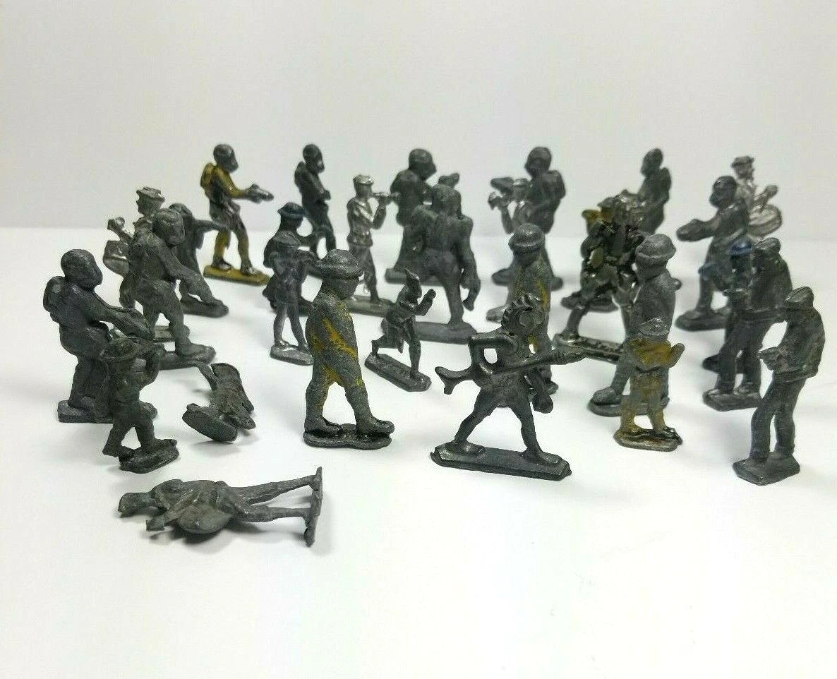 Scale Army Men