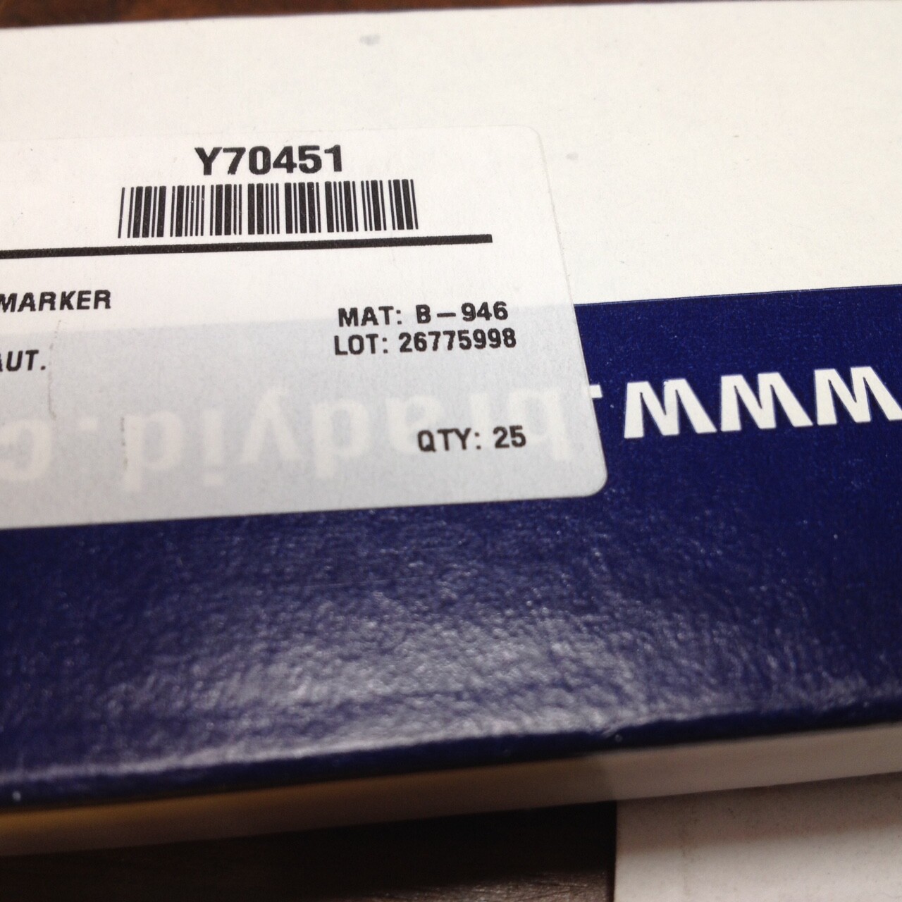 Box of 25 ***, BRADY 7209-1, Oxygen Pipe Markers, Yellow, 2-1/4 x 14 ...