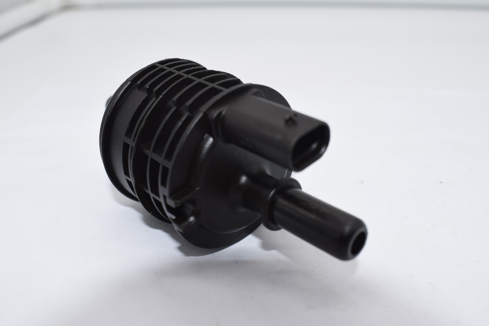 MERCEDES-BENZ C W205 Left Vapor Canister Purge Valve A0014701193 NEW ...