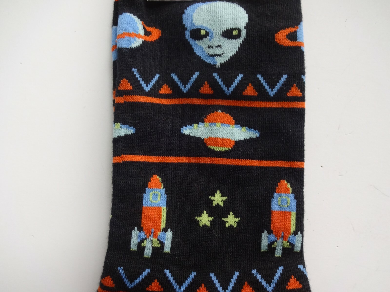 SOCK IT TO ME Novelty Crew Socks ALIEN SWEATER SIGHTING Outer Space UFO ...