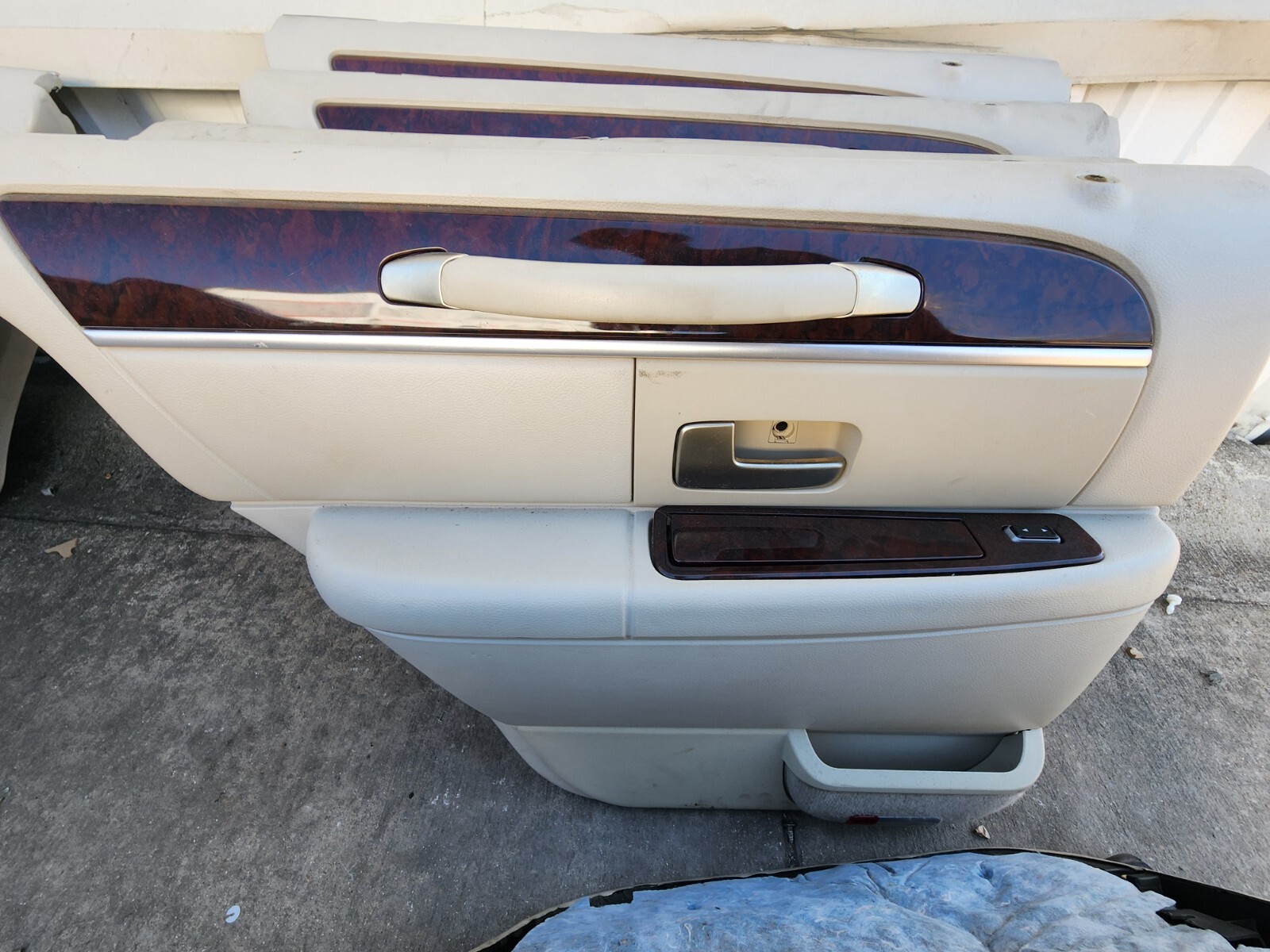 2003-04-05-07-08-09-10-2011 LINCOLN TOWN CAR LEFT REAR INTERIOR DOOR ...