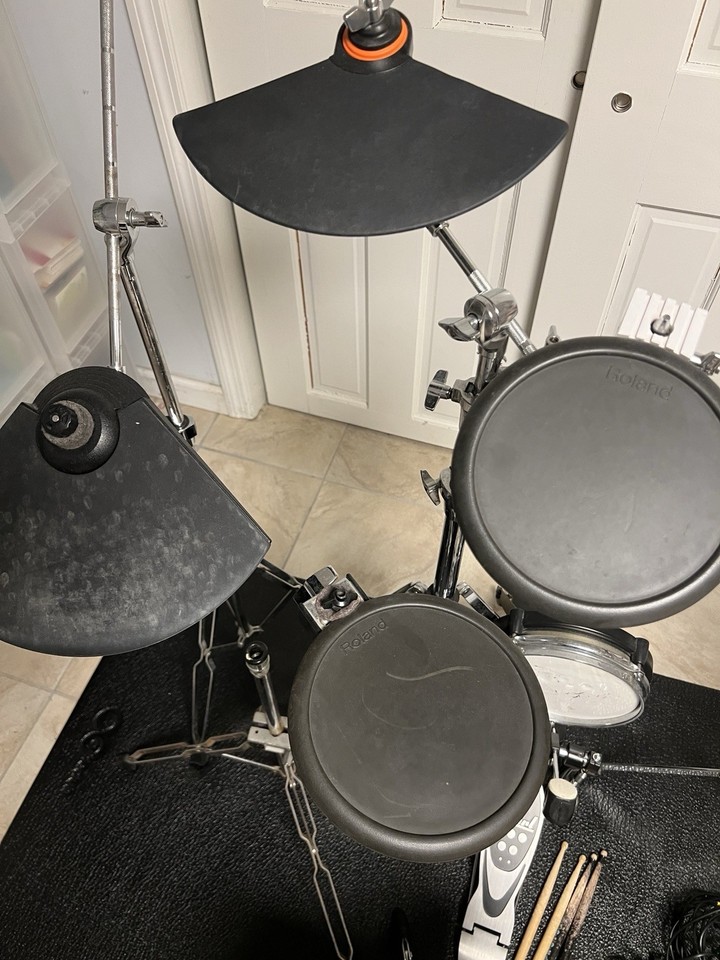 SIMONS Electric Drum Set with Stool Pedal Sticks and Mat (Electronic ...