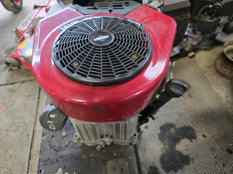 Briggs and Stratton 14hp 14 hp V twin vanguard Engine ride on mower ...