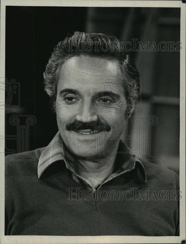 1979 Press Photo Hal Linden guest stars as himself on The Mary Tyler ...