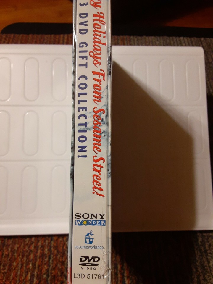 New Sesame Street Happy Holidays From Sesame Street Box Set DVD 3-Discs ...