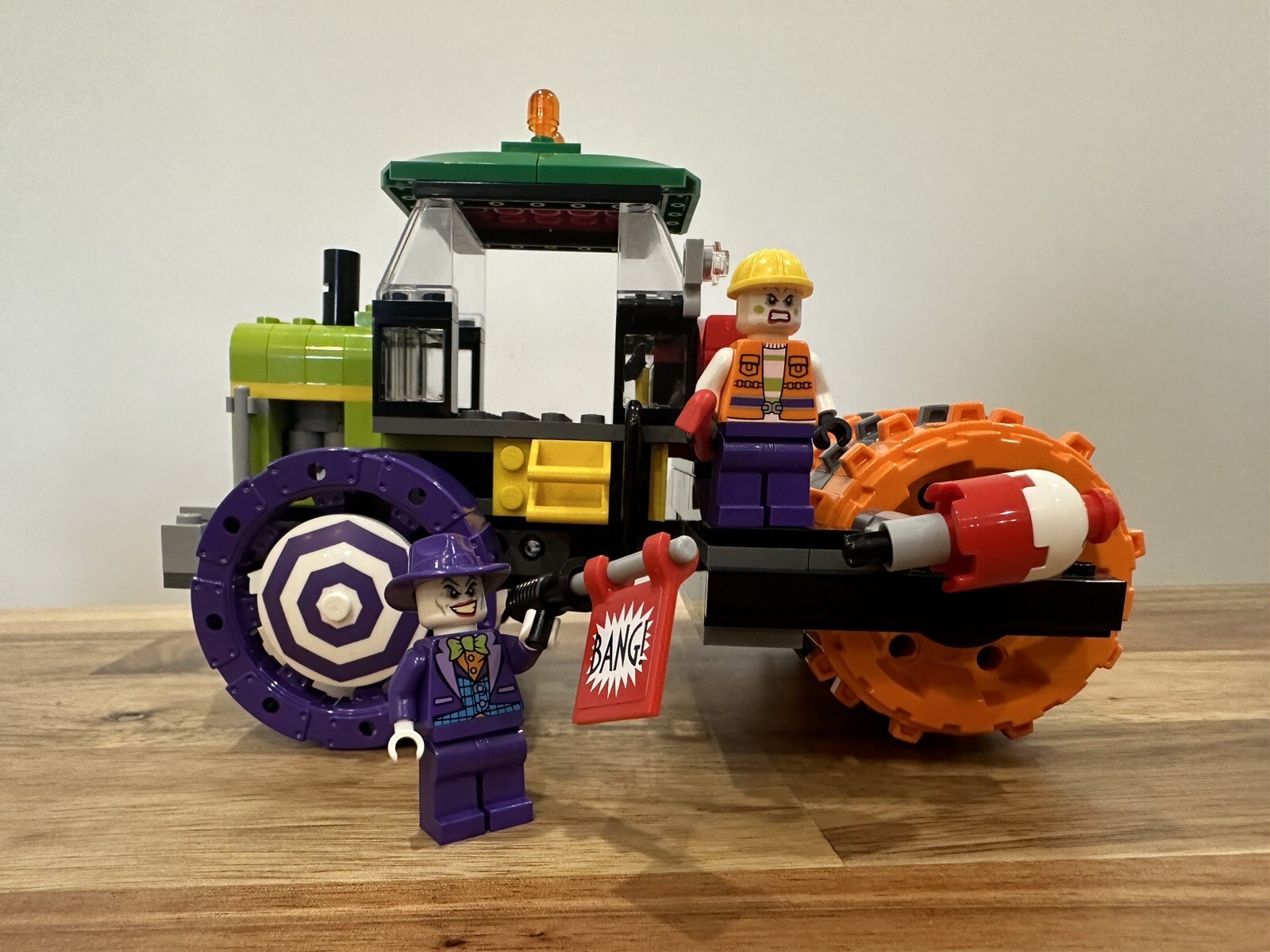 LEGO DC Comics Super Heroes: Batman The Joker Steam Roller (76013 ...