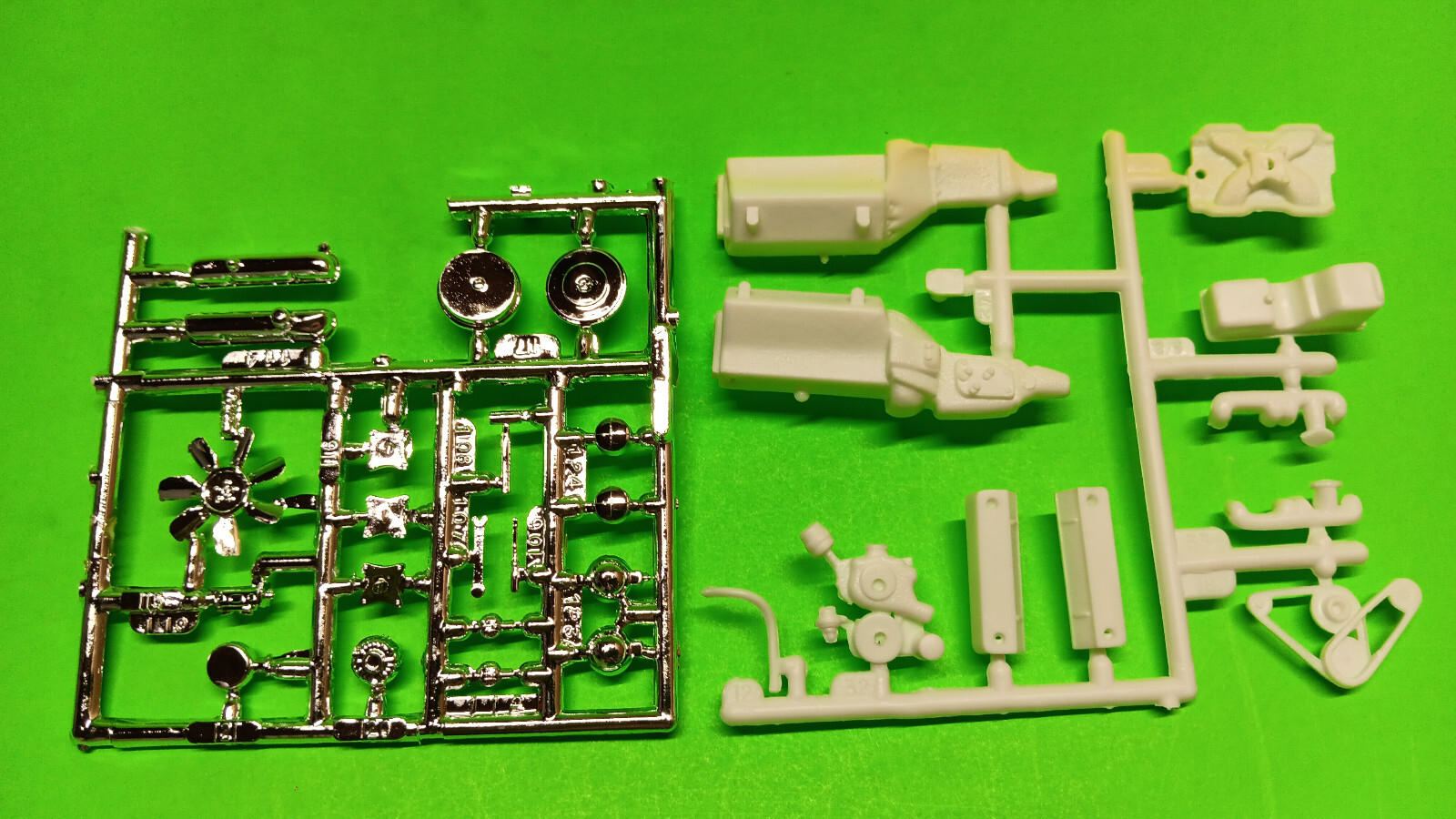 78 Dodge D100 Pickup Truck 1/25 Lil Red Express 360 motor engine V8 ...