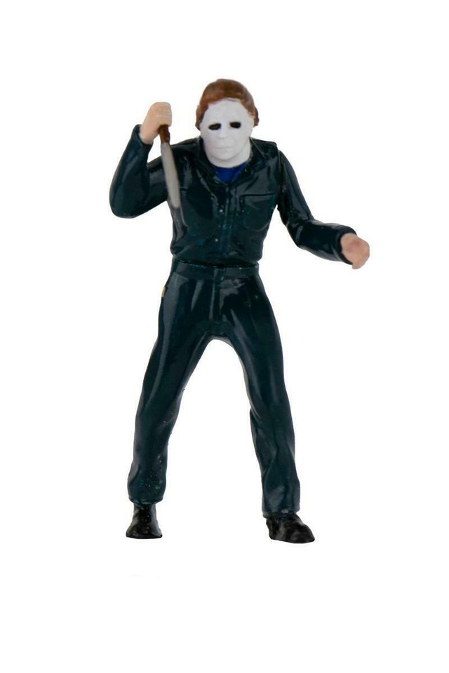 World's Smallest Micro Figures Universal Horror Hellboy Michael Myers ...