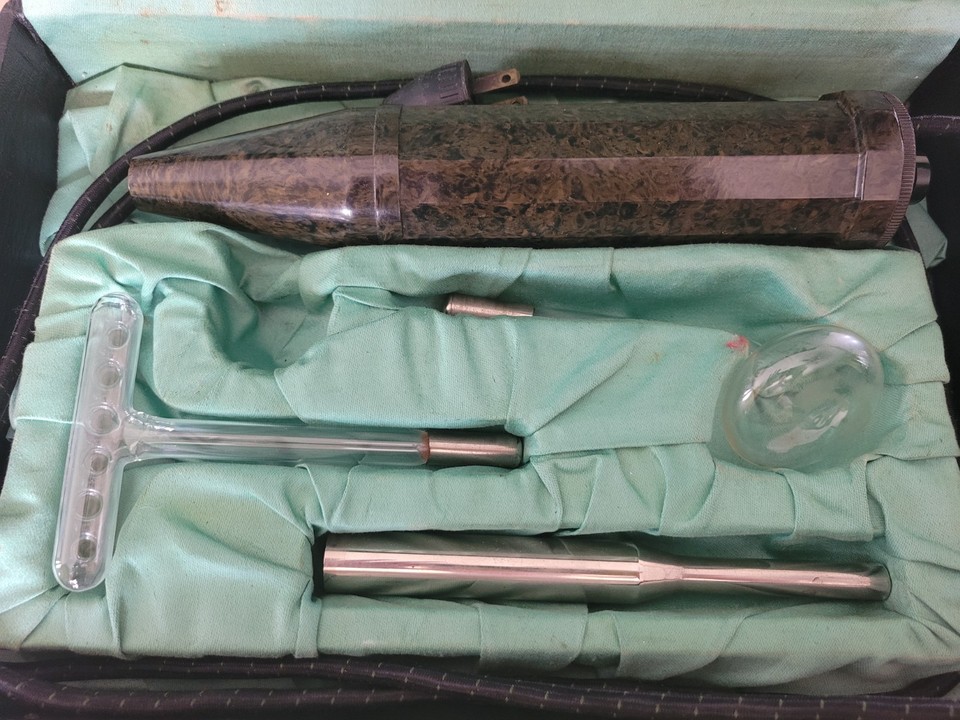 The Master Violet Ray High Frequency Quack Medical Machine With Case ...