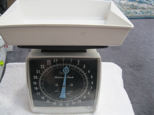 VINTAGE 1966 SEARS KITCHEN SCALE WHITE 25 LBS WITH TRAY | eBay