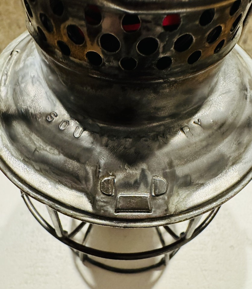 Adlake Southern Railway Red Globe RR Railroad Train Lantern Oil Lamp ...