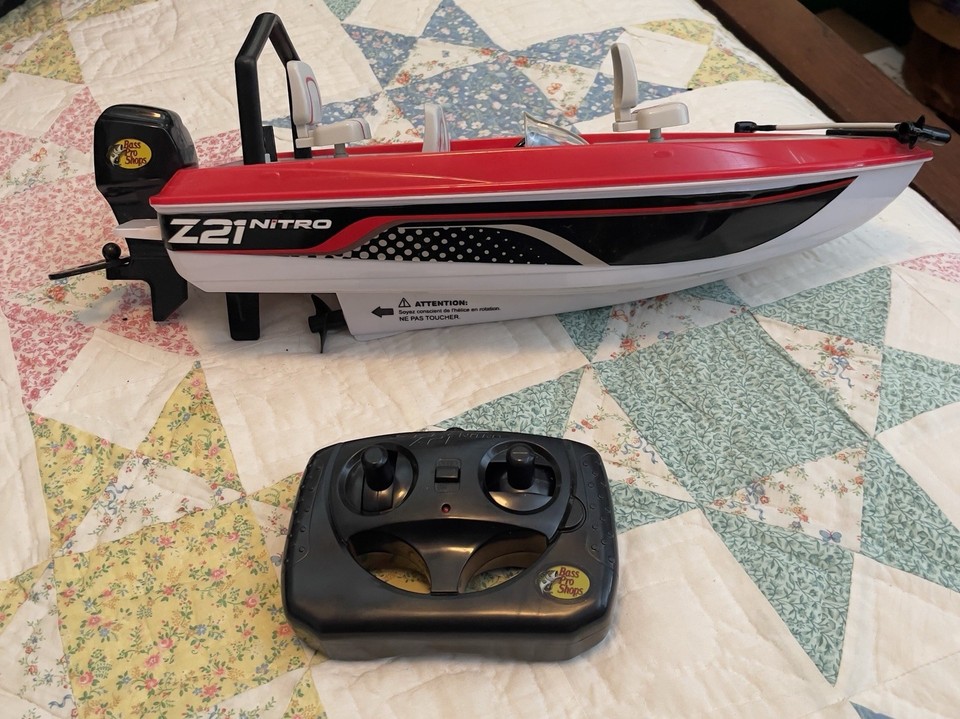 Bass Pro Shops Rare Nitro Z21 Radio Control Fishing Boat R/C model bass ...
