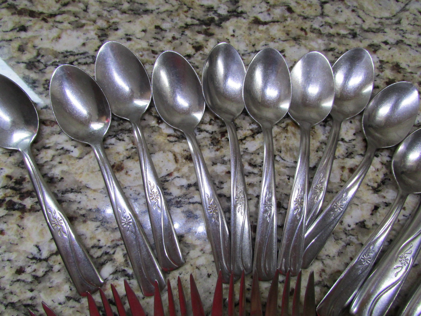 IMPERIAL USA DAISY PATTERN STAINLESS SILVERWARE FLATWARE SET 27 PCE ...