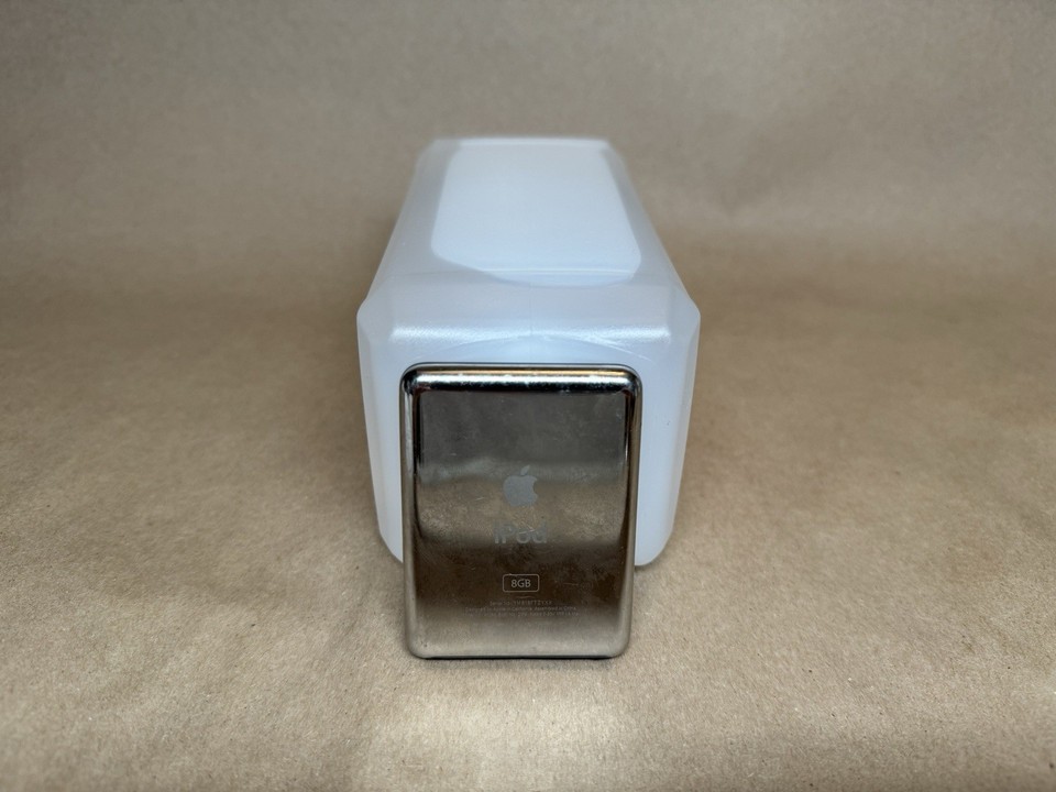 Apple iPod Nano 3rd Generation 8 GB Black & Silver Model A1236 - Tested ...