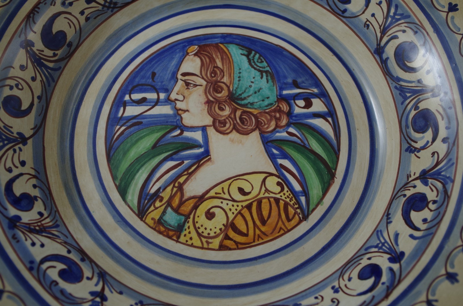 DERUTA ITALY MAJOLICA PORTRAIT LARGE RENAISSANCE BOWL 12" ARTIST SIGNED ...
