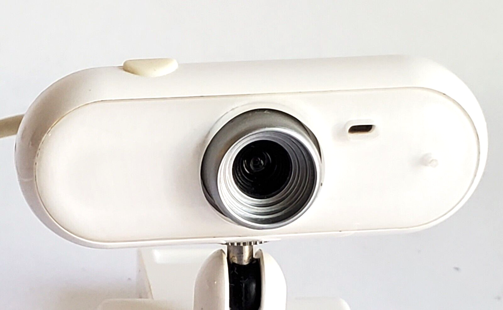 Macally IceCam2 USB 2.0 Video Webcam with Microphone, White Web Cam for ...