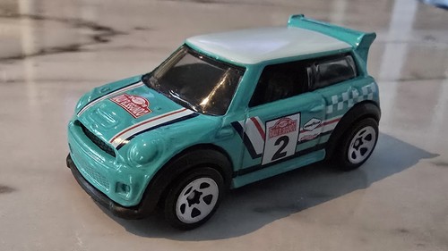2007-2014 MINI COOPER S TEAL 1:64 SCALE COLLECTIBLE DIORAMA DIECAST ...