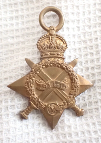 WW1 1914-15 MONS STAR MEDAL BRASS BUT SOME GILDING REMAINS. ISSUED TO ...